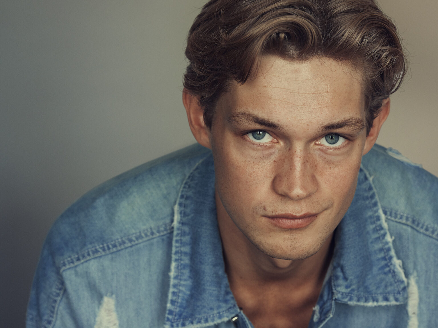 Save Me Cast - Mona Kasten